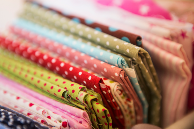 How to Choose the Best Fabric for Beginner Sewing Projects – Creative ...